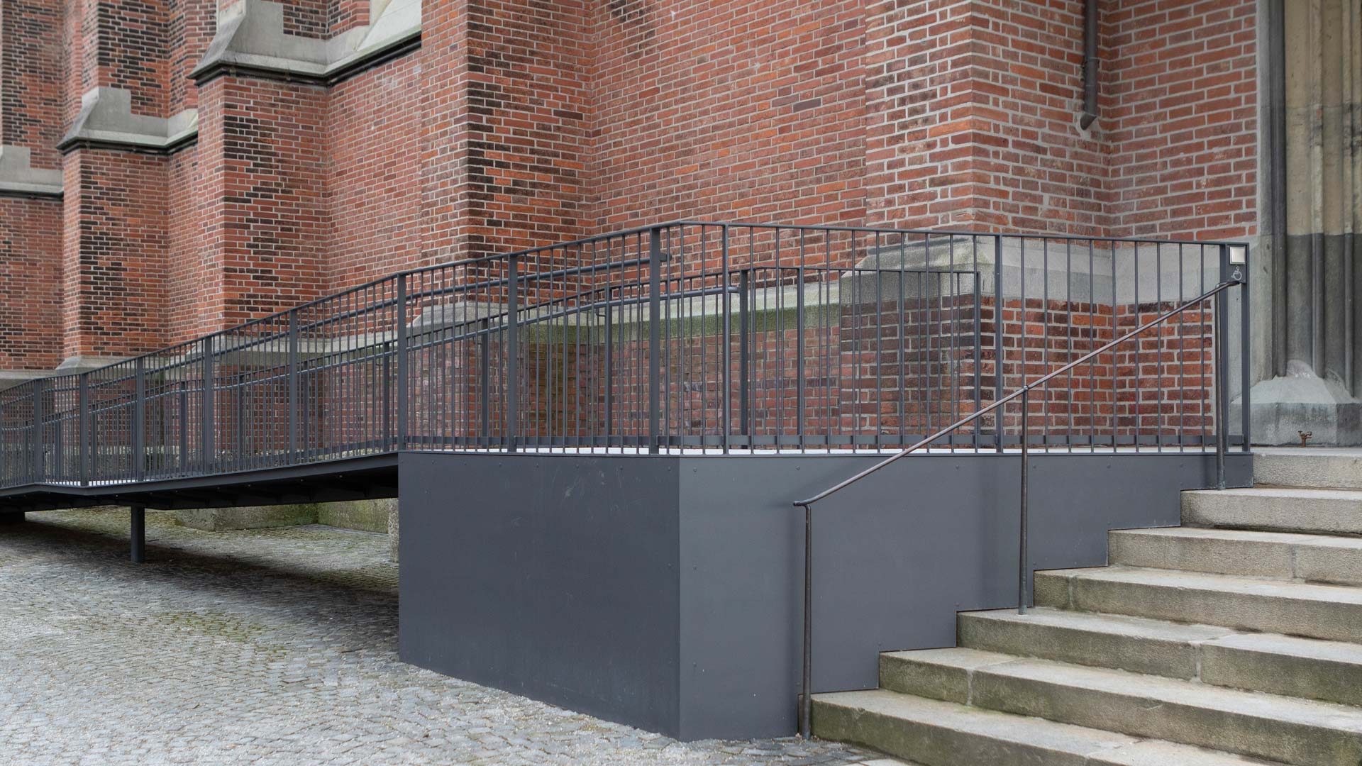 Treppen im Außenraum – NEUMAIER TREPPEN, KMN